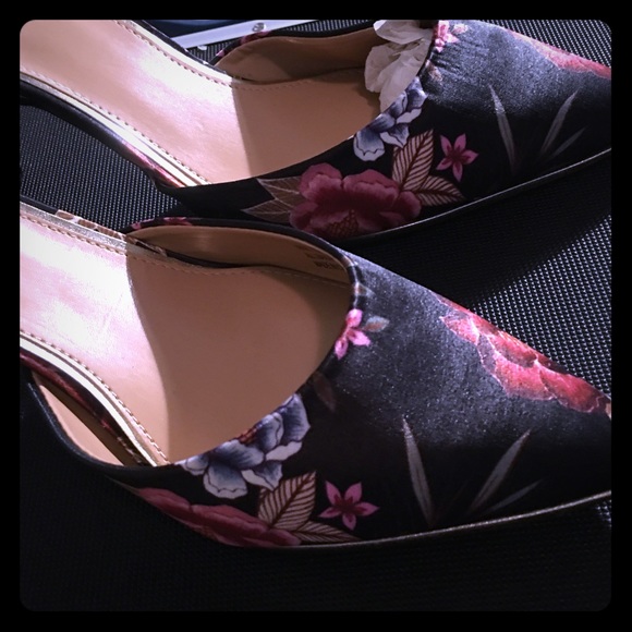 Linea Donna | Shoes | Linea Donna Slingback Pumps With Matching Purse ...